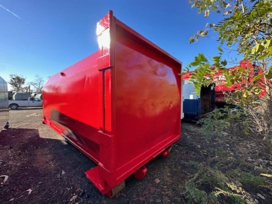 35yd Self-Contained Compactor in East Brunswick, NJ, USA