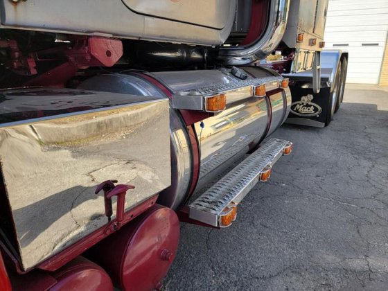 MACK SUPERLINER Double eagle Sleeper - E-9 V-8 450hp, 9spd, Original ...