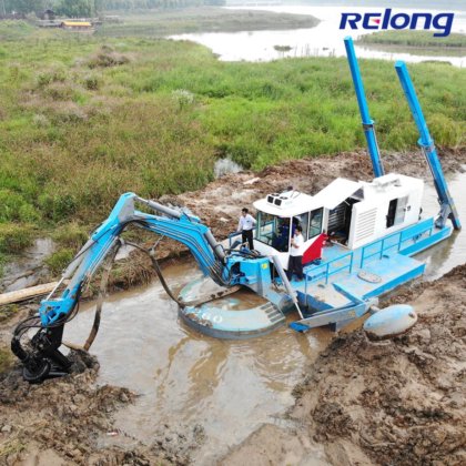 Amphibious Multipurpose Workboat for Swamp & Shallow Water Projects ...