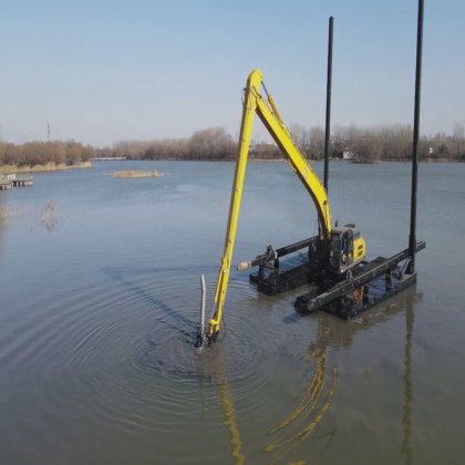 Long Reach Boom Amphibious Excavator to Retract in Shandong, China