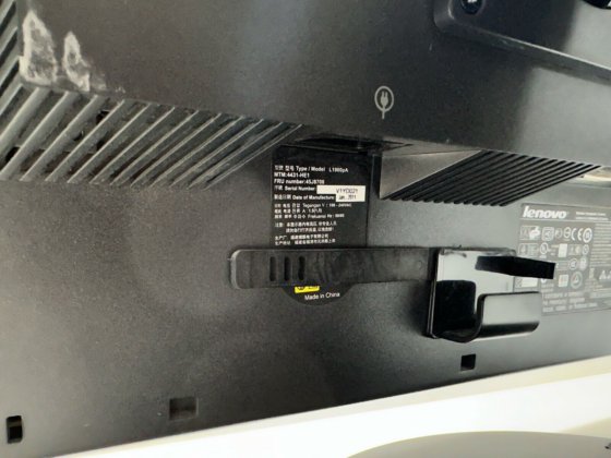 19" TFT LCD Lenovo Thinkvision L1900pA Pivot 1280 x 1024 Monitor in ...