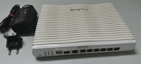 Draytek Vigor 2860 Multi-WAN Firewall VPN Router in Berlin, Germany