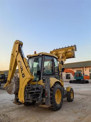 SDLG B877 Backhoe loader in China
