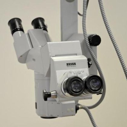 MICROSCOPE ZEISS OPMI 6-SDFC UNIVERSAL S3B in Montreuil, France