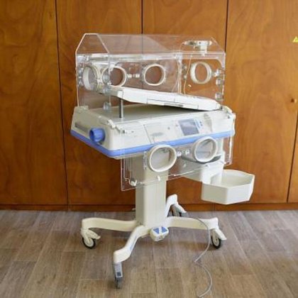 HILL ROM AIR-SHIELDS ISOLETTE C2000 INCUBATOR in Montreuil, France