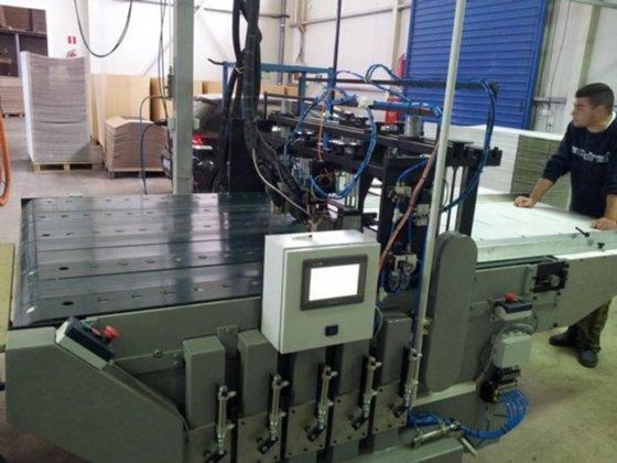 HOT MELT AUTOMATIC APPLICATOR FOR THE PRODUCTION OF PAPER BILLBOARDS in ...