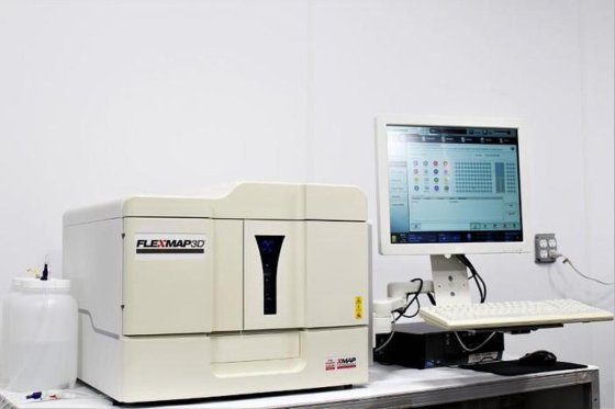 Luminex FlexMAP 3D Multiplexing Flow Cytometry Microplate Reader - AV ...
