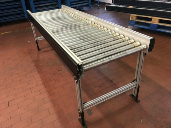INTERROLL roller conveyor with drive without accumulation pressure in ...