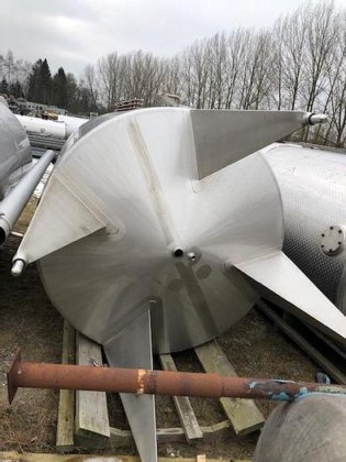 9000 liter stainless steel tanks with agitator in Harndrup, Denmark