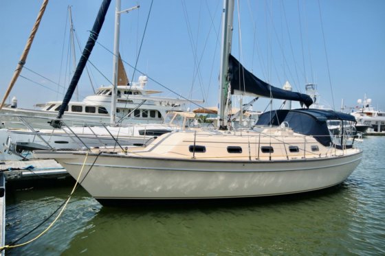 2004 Island Packet Compass Rose III in South Miami, FL, USA