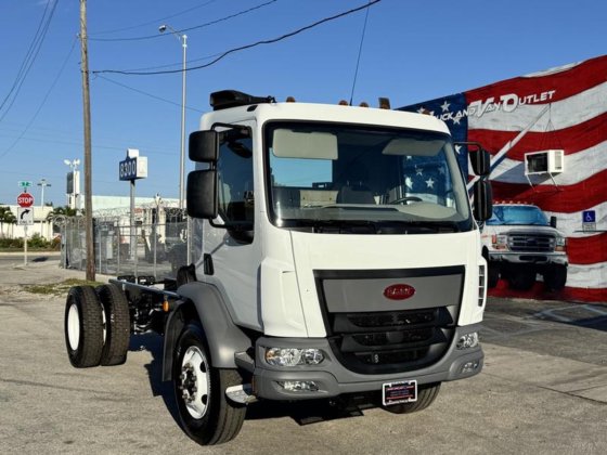 2025 Peterbilt 220 in Miami, FL, USA