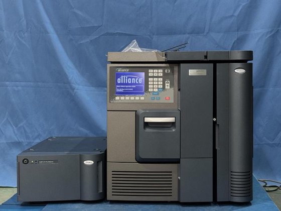 2014 Waters Alliance e2695 Separations Module: High-Performance Liquid ...