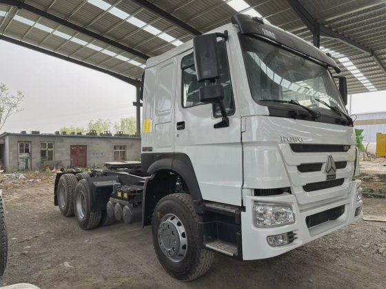 HOWO 371 6X4 Truck Head Tractor Trucks Truck Trailer in Anhui, China