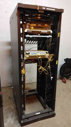 APC Rolling Server Rack No Doors AR2313BLK in Shippensburg, PA, USA