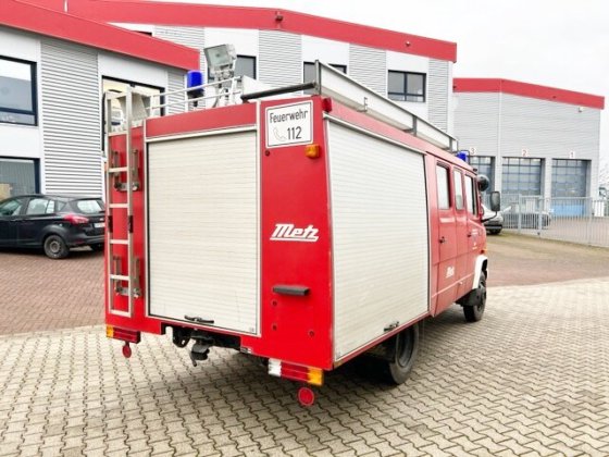Gebruikte 1988 Mercedes-Benz 709 D 4x2 Doka, LF 8 in Oudenburg, België