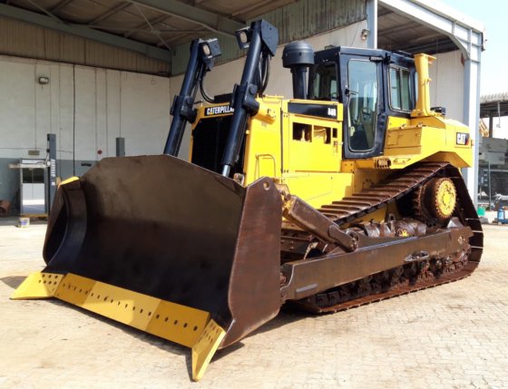 2012 CATERPILLAR D8R BULLDOZER in Dubai, United Arab Emirates