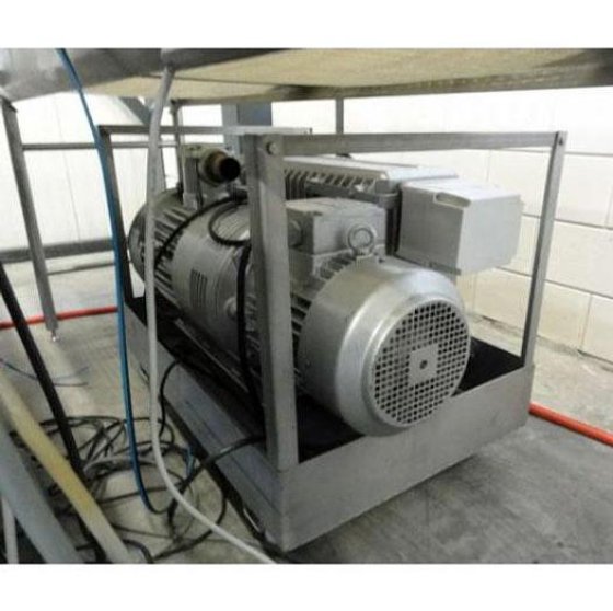AUTOMATIC VACUUM PACKAGING LINE HENKOVAC A5000 ADT-HV in Angri, Italy
