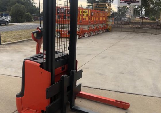 Linde L12AS Walkie Stacker in Lavington, Australia
