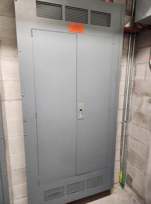 Square D I-Line Panelboard 400A 208Y/120V 8 Installed Breakers in ...