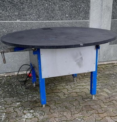 Circular table in Lynge, Denmark