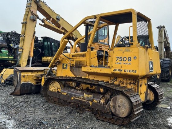 John Deere 750B in Chehalis, WA, USA