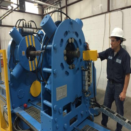 Casing and tubing coupling bucking unit in Dongying, China