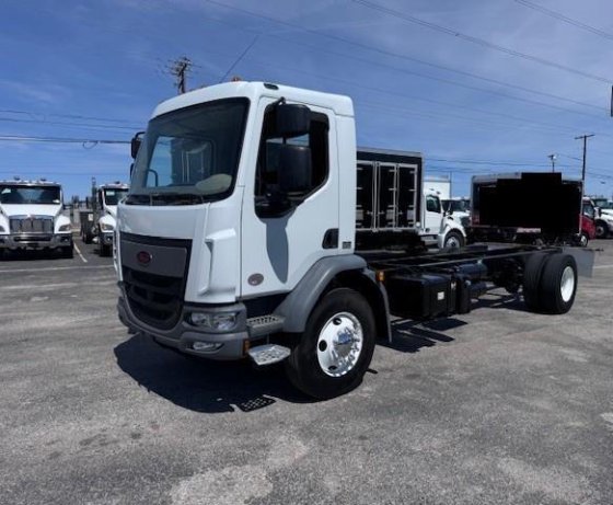 2022 Peterbilt 220 (KW DAF CAB CASSSIS in Los Angeles, CA, USA