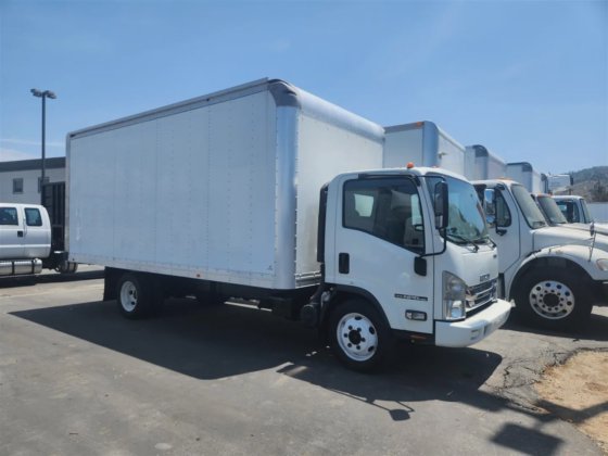 2018 Isuzu 18FT BOX TRUCK in Los Angeles, CA, USA