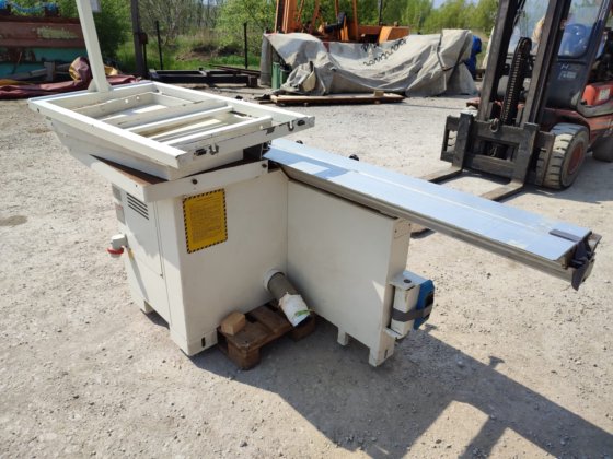 2000 Samco sliding table saw with carriage in Gowino, Poland