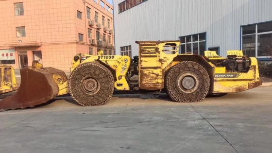 2011 EPIROC SCOOPTRAM ST1030 in Anhui, China