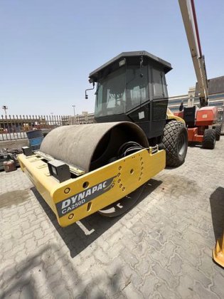 Dynapac CA250D Single drum vibratory rollers in Dubai, United Arab Emirates
