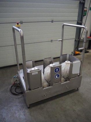 Schweyer Boot & Sole Walk Through Washer Schweyer Boot & Sole Washer in ...