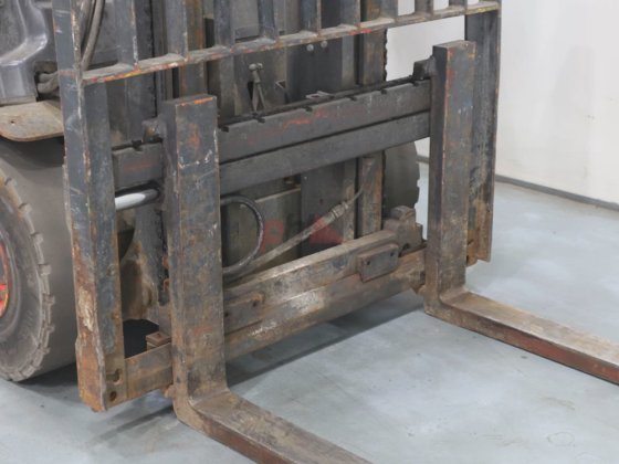 2012 LINDE E30-01 387 ELECTRIC Forklifts in Odiham, England, United Kingdom