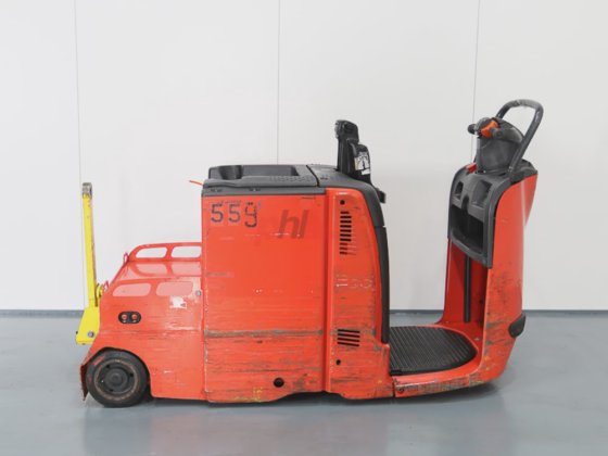 2015 LINDE P30 132 TOW TRACTOR Forklifts in Odiham, United Kingdom