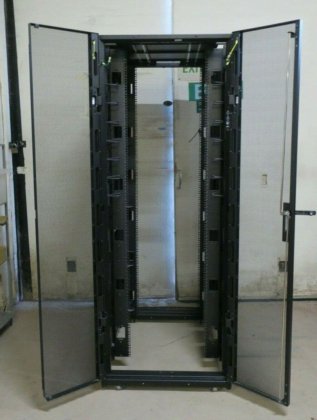 APC AR3150 Netshelter SX Deep 42U 750mm x 1070mm Server Rack Cabinet ...