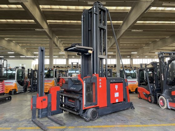 2001 LINDE K 15-3 in Vignola, Emilia-Romagna, Italy