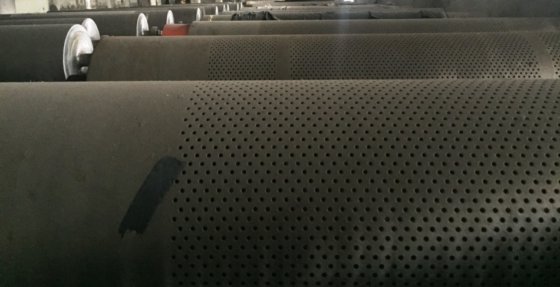 WASHING MACHINE ON PERFORATED BEAMS in Gerenzano, Italy