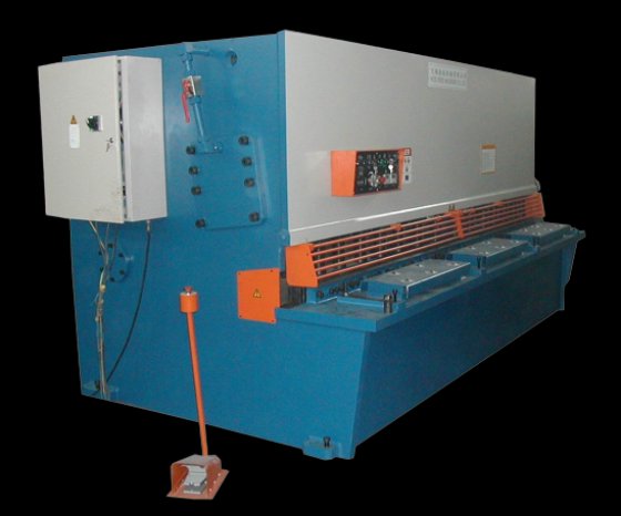 Hydraulic Swing Beam Shearing Machine Made in China in Abu Dhabi ...