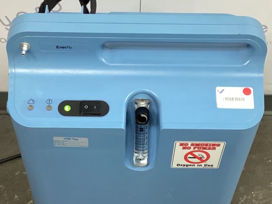 Philips Respironics EverFlo Oxygen Concentrator 1020000 in Elkin, NC, USA