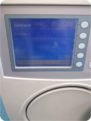 BioMerieux Vitek 2 Compact 27530 Microbial Identification System in ...