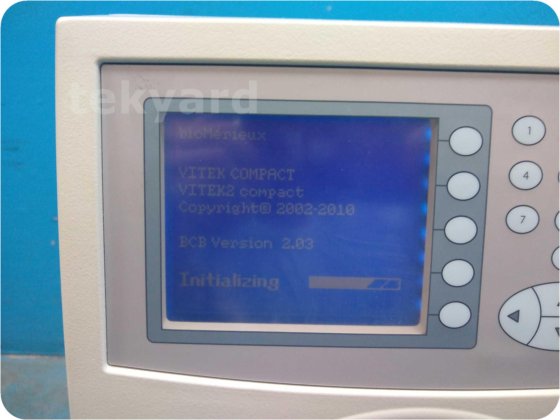 BioMerieux Vitek 2 Compact 27530 Microbial Identification System in ...