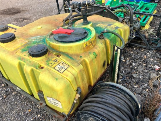 John Deere HD200 Mounted Sprayer in Thame, England, United Kingdom