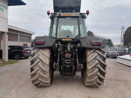 2002 MASSEY FERGUSON 6260 TRACTOR in Bregnano, Italy
