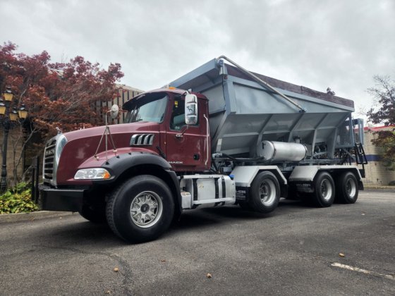 2011 Mack Granite in Mississauga, Ontario, Canada