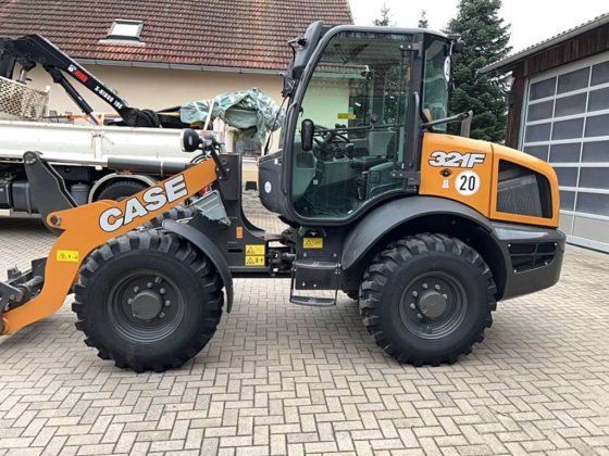 2022 CASE 321 F in Alblasserdam, Netherlands