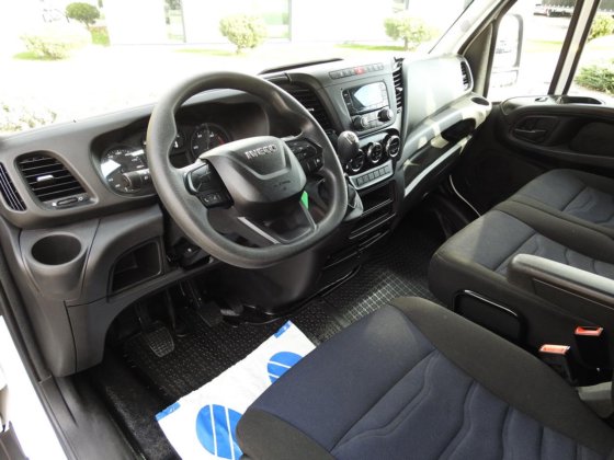 2021 IVECO DAILY BOX VAN DOUBLE CABIN in Wałbrzych, Poland
