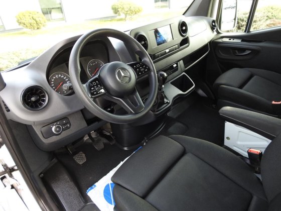 2021 MERCEDES SPRINTER BOX VAN DOUBLE CABIN in Wałbrzych, Poland