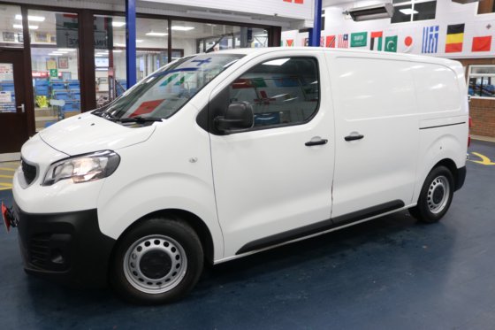 2018 PEUGEOT EXPERT PRO STANDARD 1.6HDI BLUE 95PS VAN (EURO 6) in ...