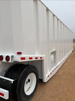 Open Top Dual Weir Frac Tanks in Midland, TX, USA
