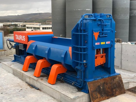 "EMME H" THE ONE-PIECE SHEAR&BALER in Fergus, Ontario, Canada